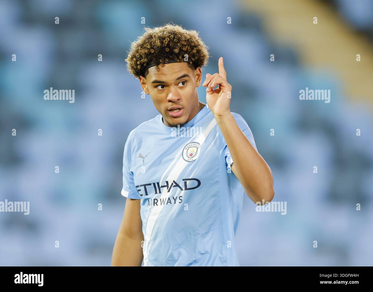Manchester, UK. 16th Jan, 2026. Floyd Samba of Manchester City during ...