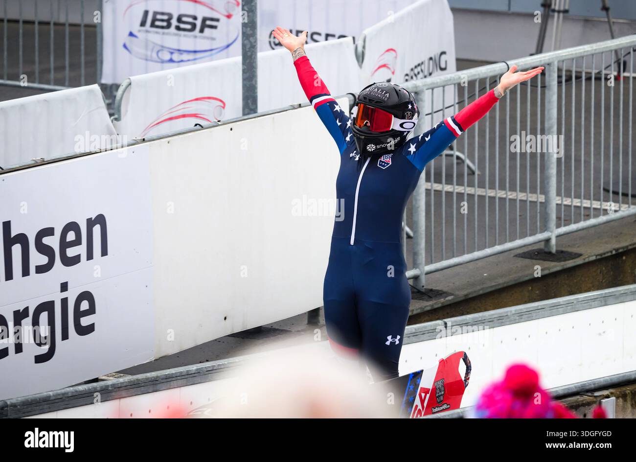 Altenberg, Germany. 17th Jan, 2026. Bobsleigh: World Cup, monobob ...