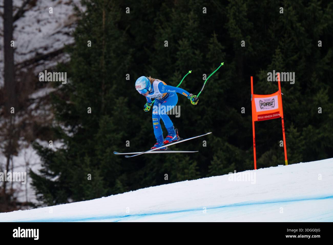 Tarvisio, Italy. 17th Jan, 2026. Roberta Melesi (ITA) jumps on the ...