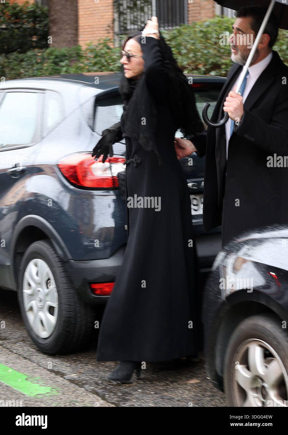 Esther Koplowitz leaves the Greek Orthodox Cathedral of Saint Andrew ...