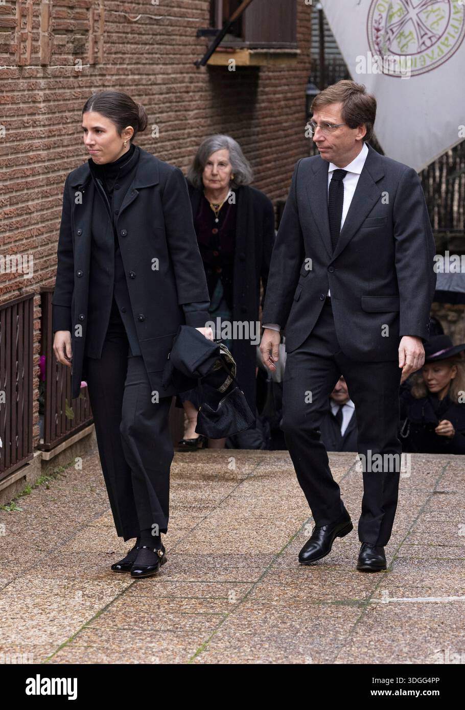 Teresa Uquijo and José Luis Martínez Almeida leave the Greek Orthodox ...