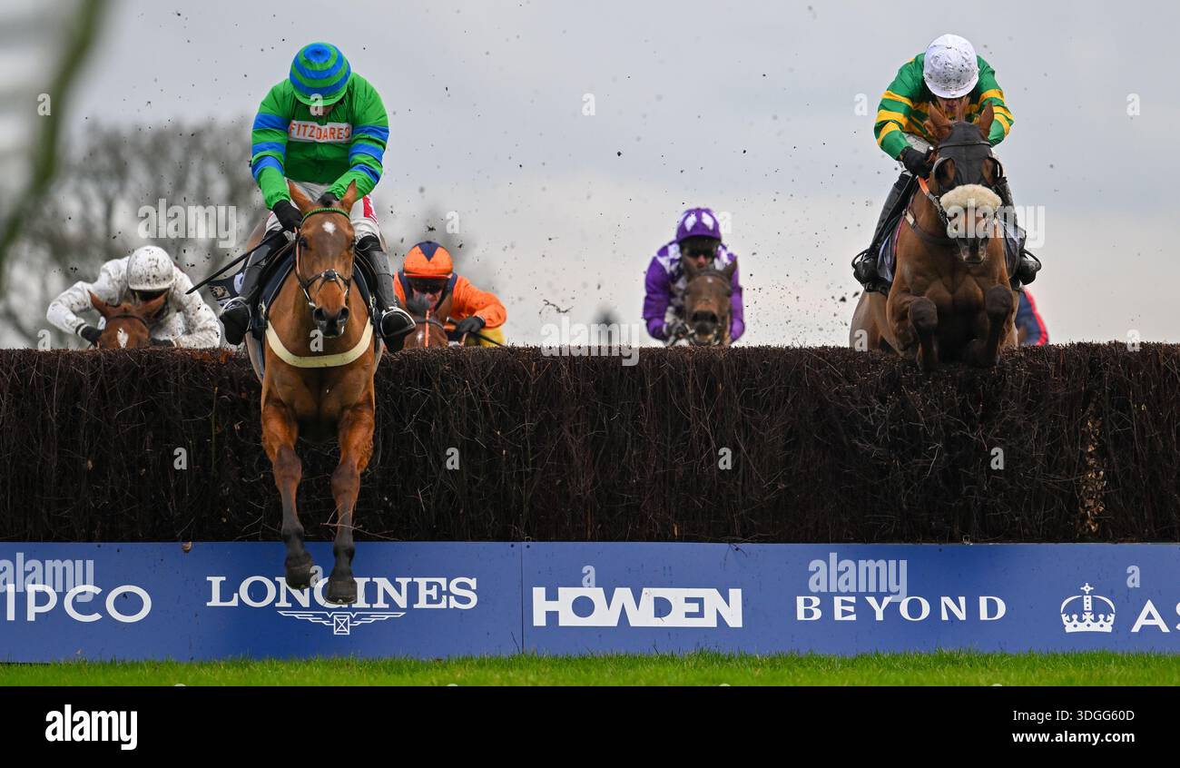 Ascot, UK. 17 January, 2026. The Jukebox Kid (left) ridden by Ben Jons ...