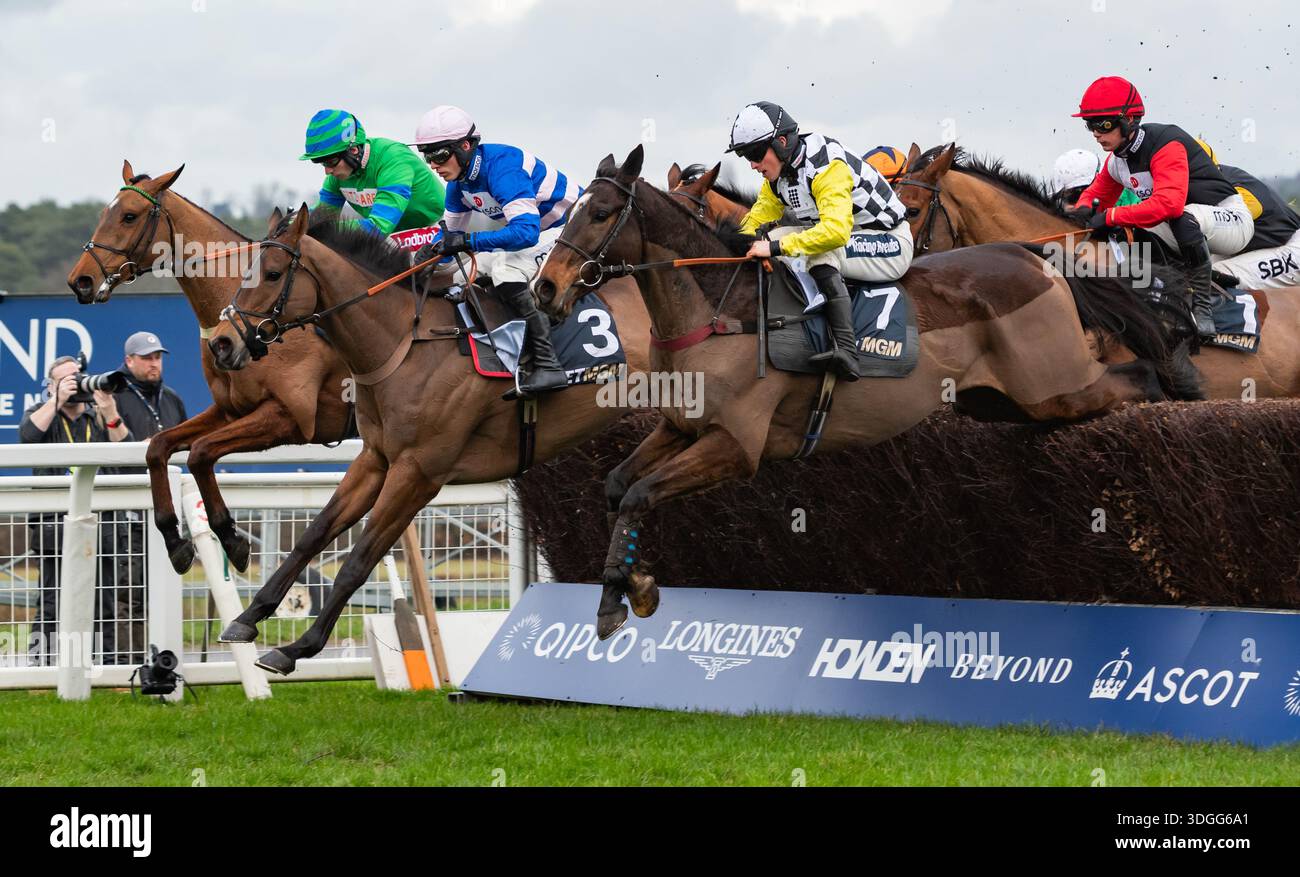 Ascot, UK, Saturday 17th January 2026; The Jukebox Kid and jockey Ben ...