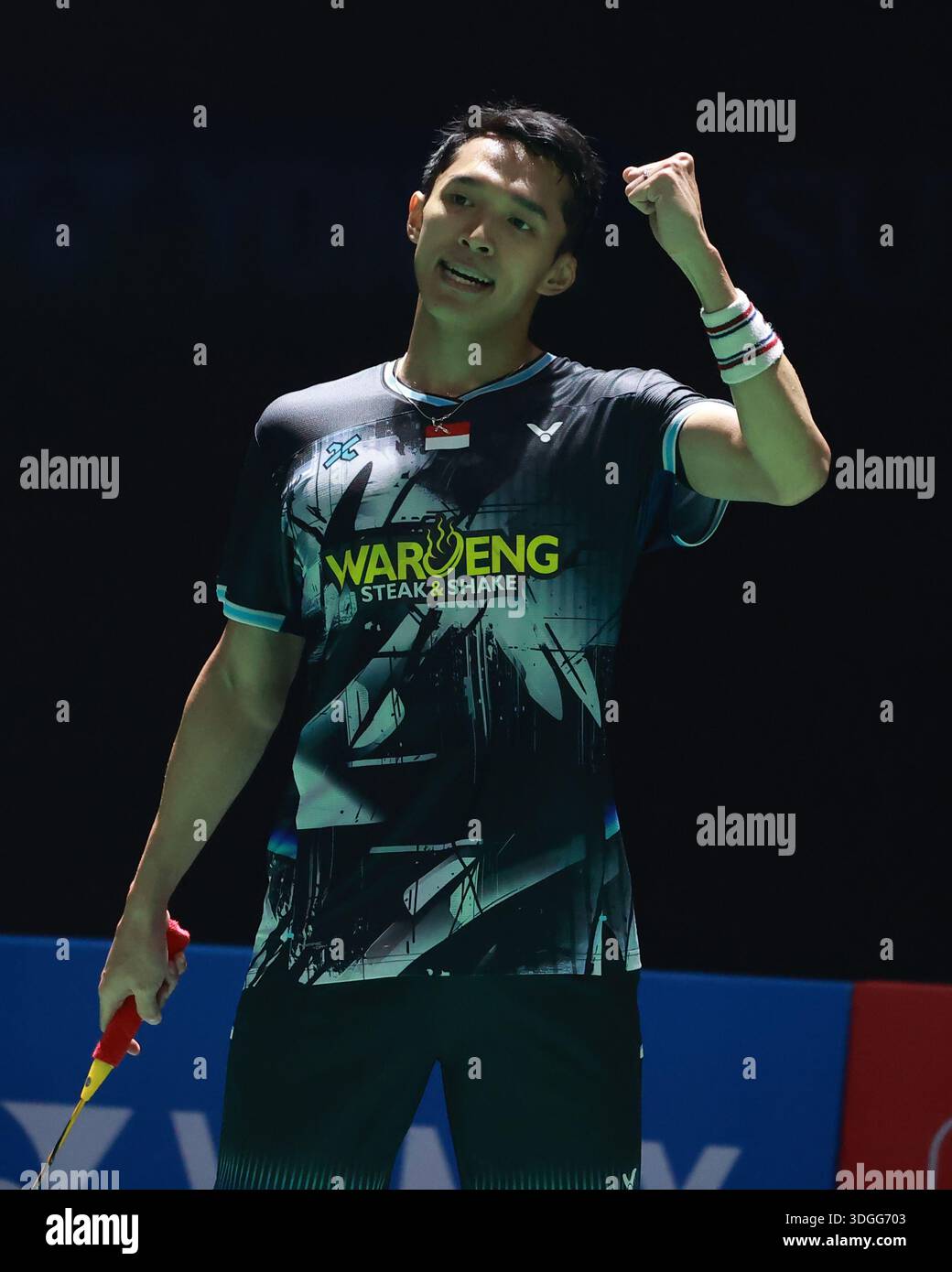 Jonatan CHRISTIE of Indonesia vs. LOH Kean Yew of Singapore during Men ...