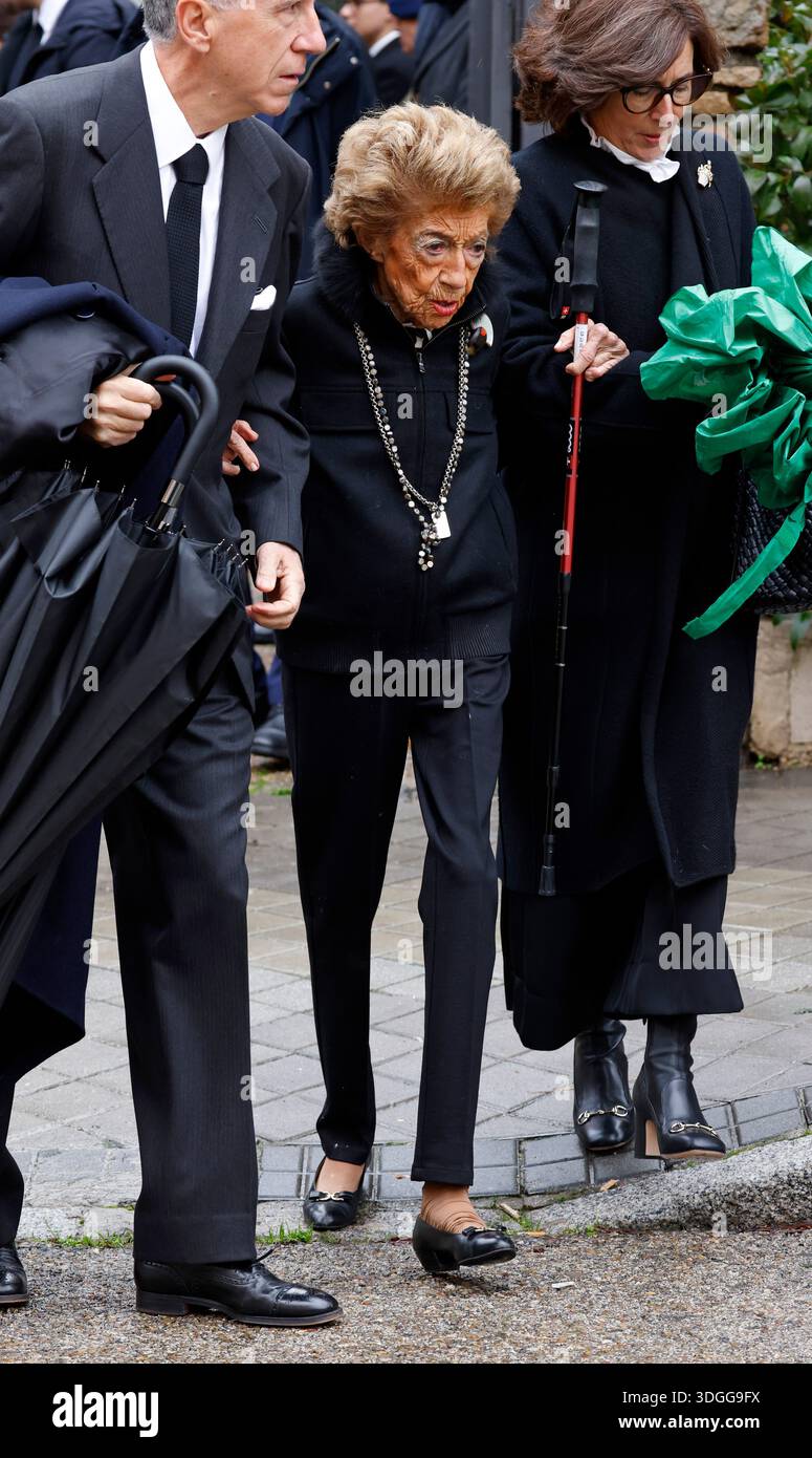 Piru Urquijo leaves the Greek Orthodox Cathedral of Saint Andrew and ...