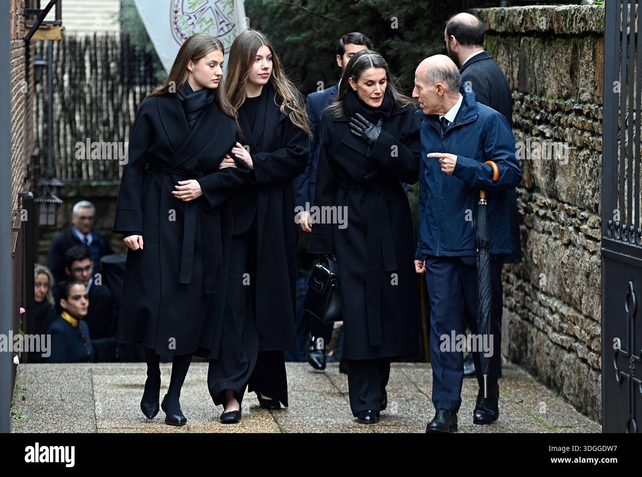 Queen Letizia and her daughters, Princess Leonor and Infanta Sofia ...