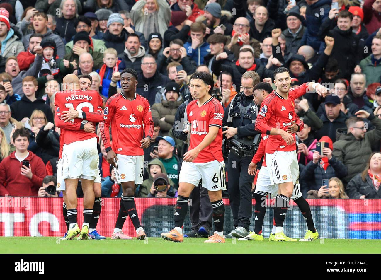 Old Trafford, Manchester, UK. 17th Jan, 2026. Premier League Football ...
