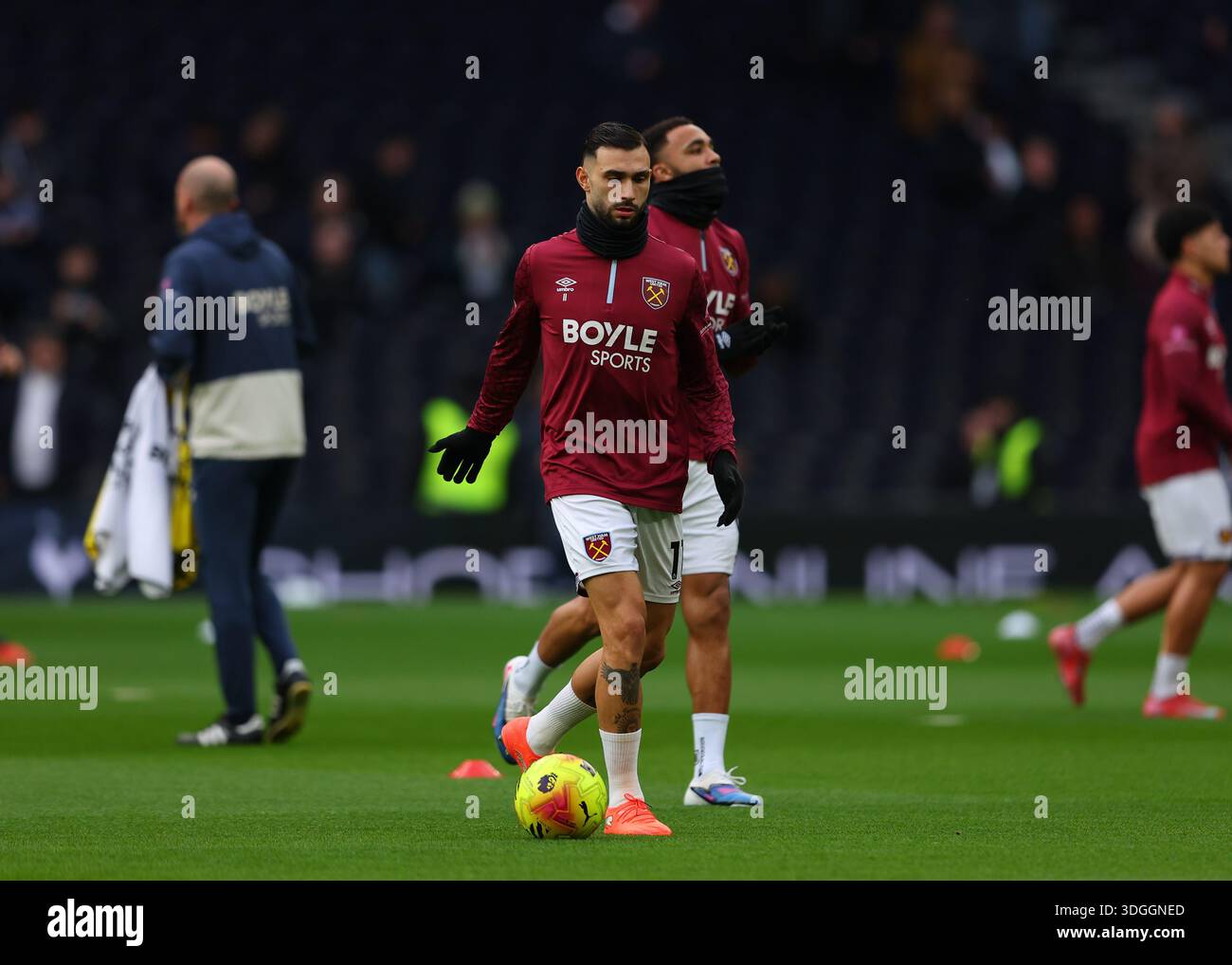 Tottenham Hotspur Stadium, London, UK. 17th Jan, 2026. Premier League ...