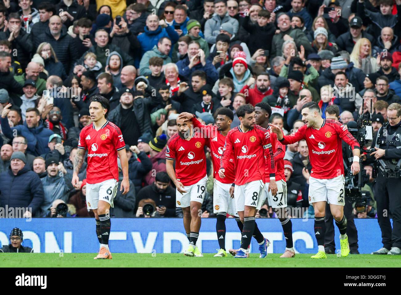 Manchester, UK. 17th Jan, 2026. Manchester United forward Bryan Mbeumo ...
