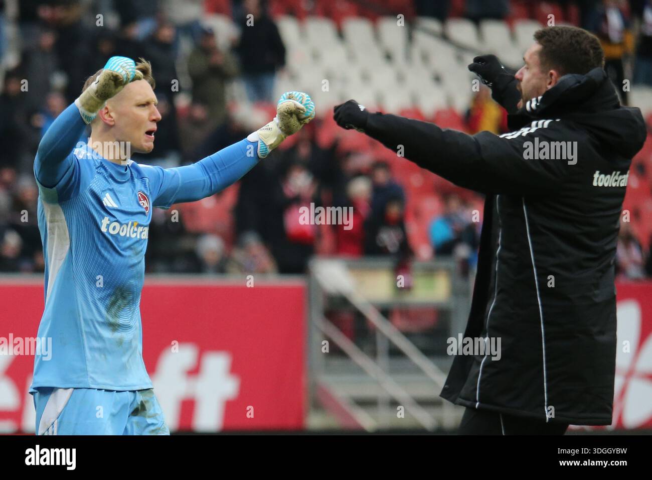 2. Bundesliga [Bundesliga] [second division]: 1.FC Nürnberg - SV ...