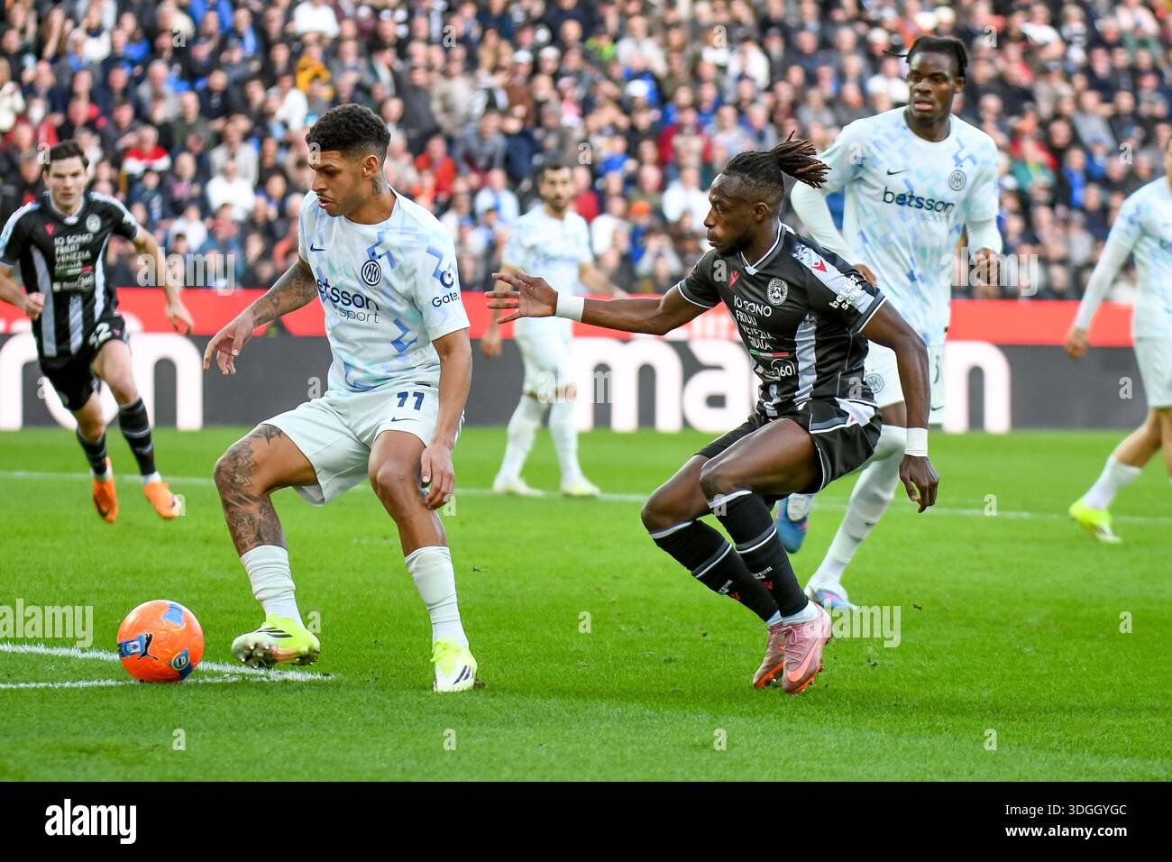 Udine, Italy. 17th Jan, 2026. Inter's Luis Henrique Tomaz de Lima in ...