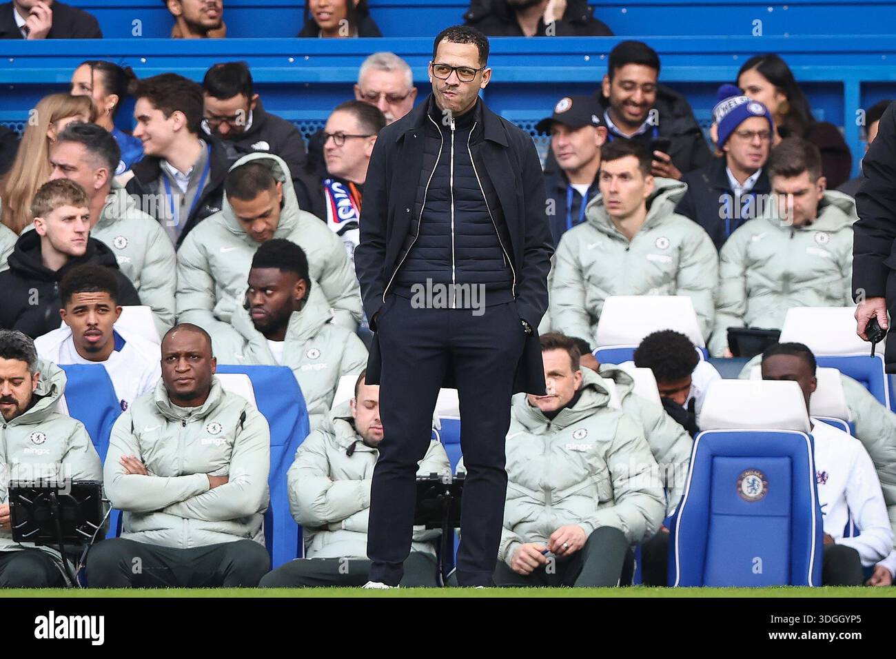 Chelsea manager Liam Rosenior during the Chelsea v Brentford Premier ...