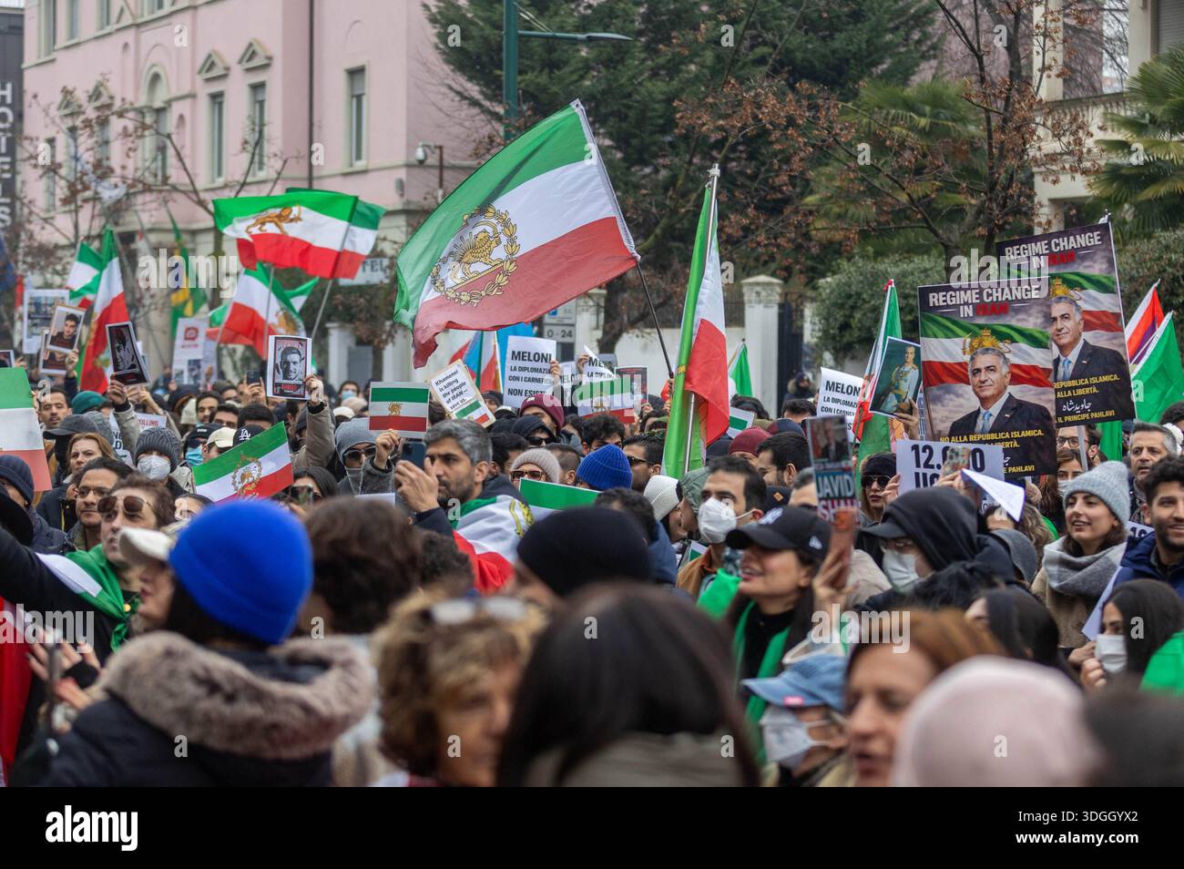 People gather in frot of the Iranian consulate to demonstrate in ...
