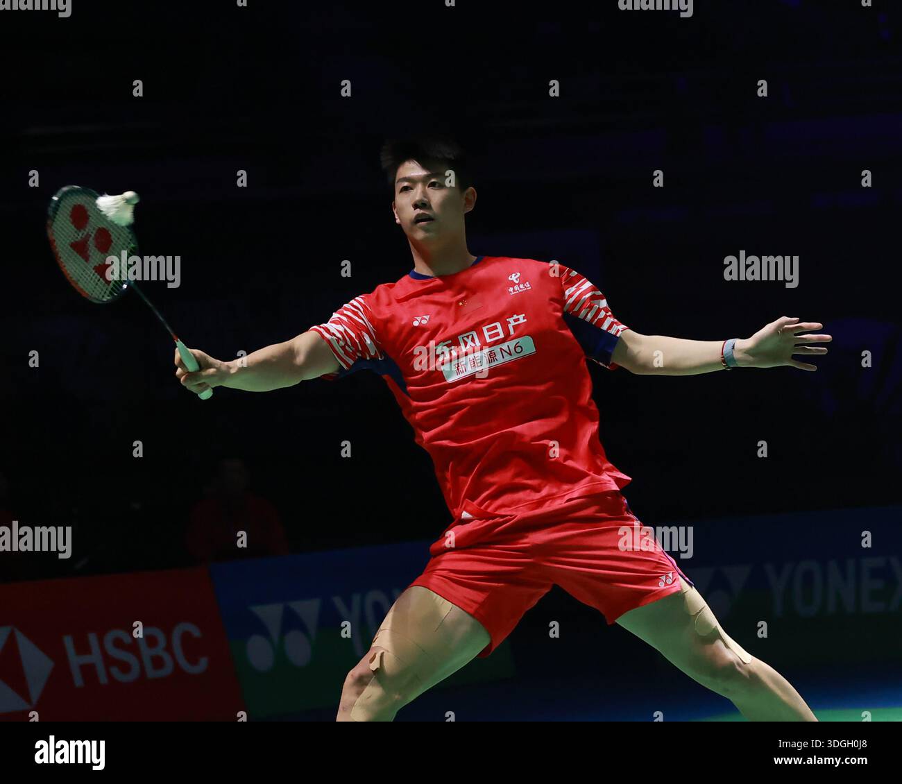 FENG Yan Zhe and HUANG Dong Ping of China vs. Dechapol PUAVARANUKROH ...