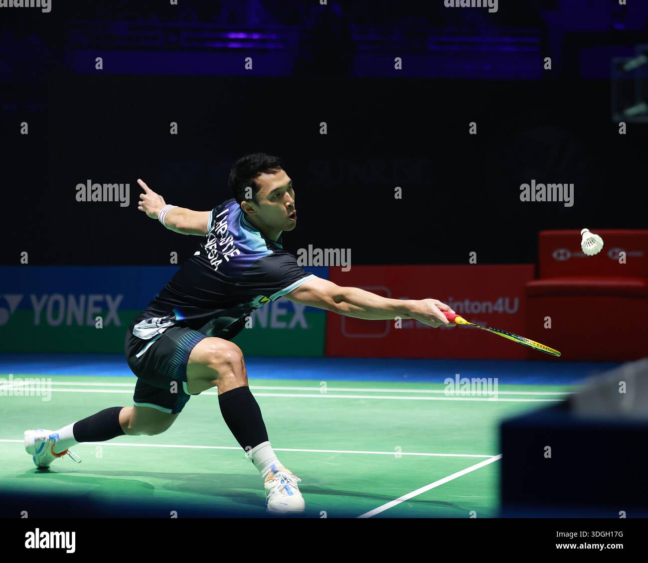 Jonatan CHRISTIE of Indonesia vs. LOH Kean Yew of Singapore during Men ...