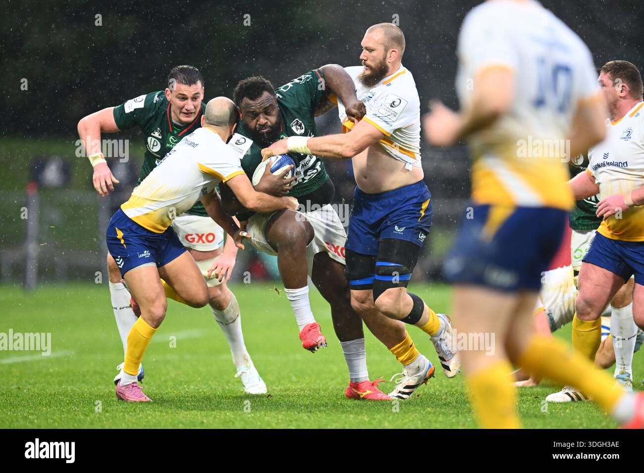 Luke Tagi of Aviron Bayonnais and RG Snyman of Leinster during the EPCR ...