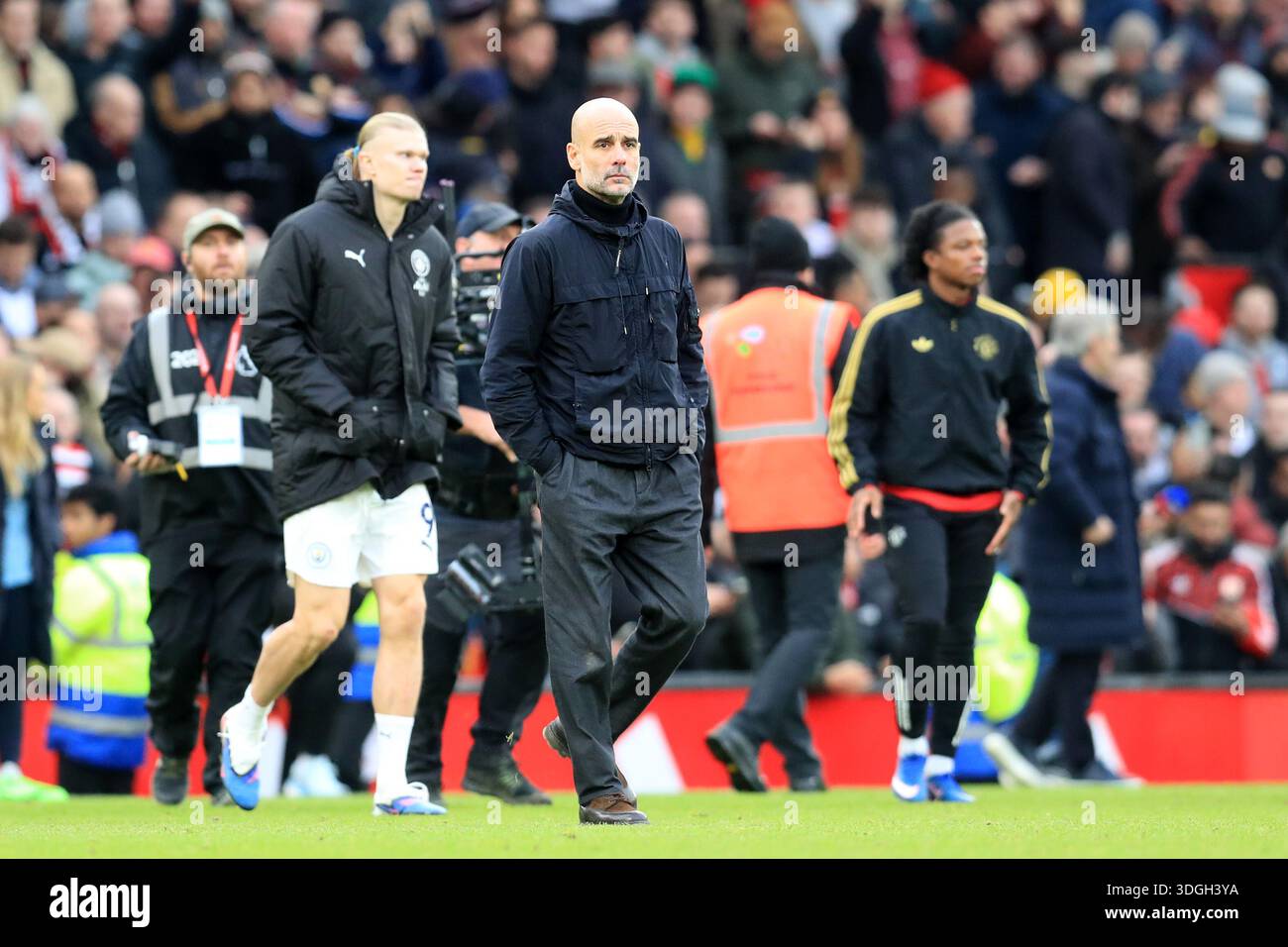 Old Trafford, Manchester, UK. 17th Jan, 2026. Premier League Football ...