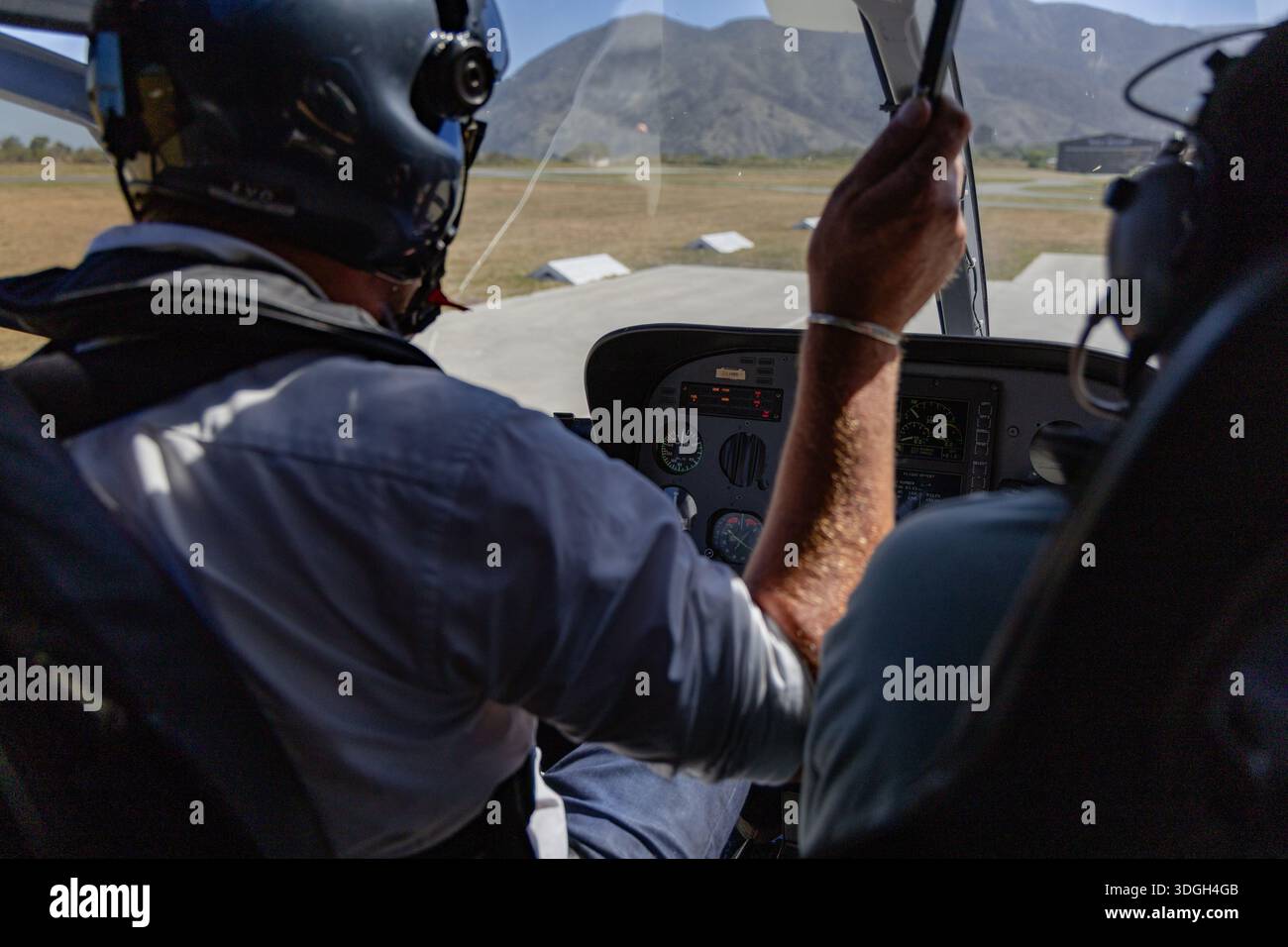 Helicopter Pilots Cockpit Mountain Airfield Approach Stock Photo - Alamy