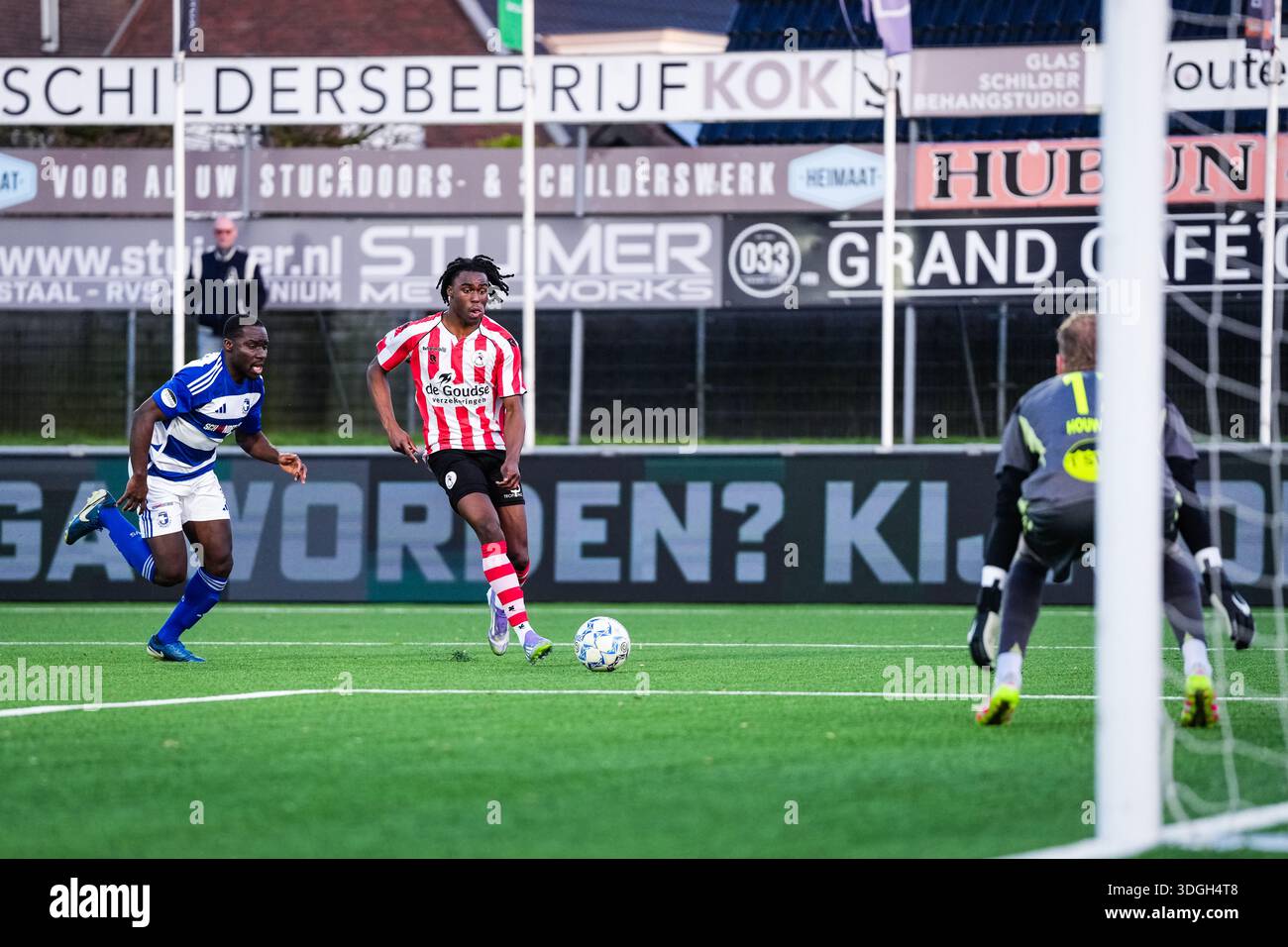 Spakenburg - Mitch Apau of S.V. Spakenburg, Jelani Seedorf of Jong ...