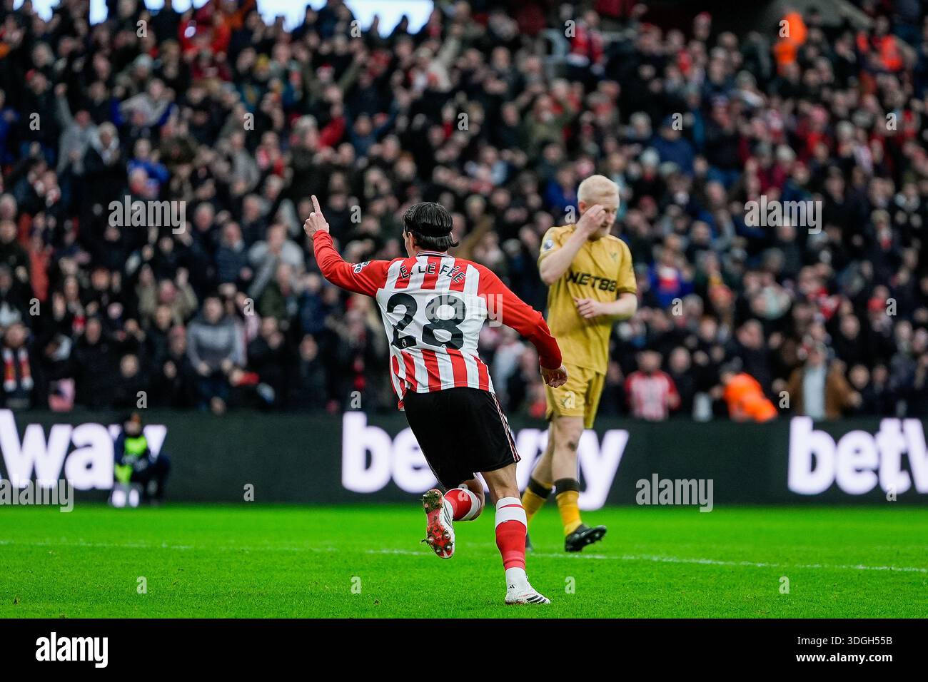 Enzo Le Fee of Sunderland celebrates his goal to make it 1-1 during the ...