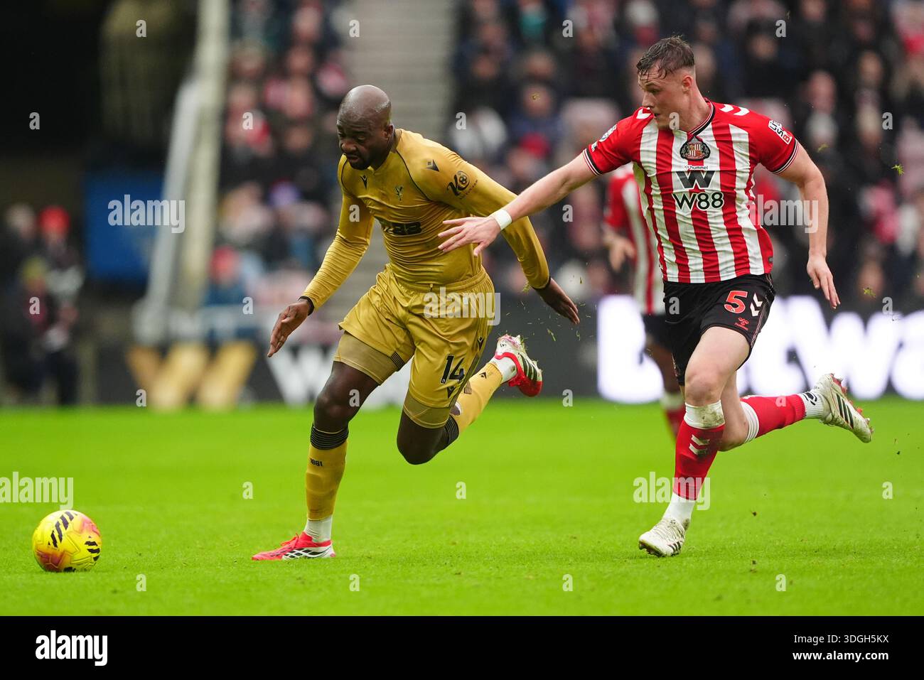Crystal Palace's Jean-Philippe Mateta (left) and Sunderland's Daniel ...