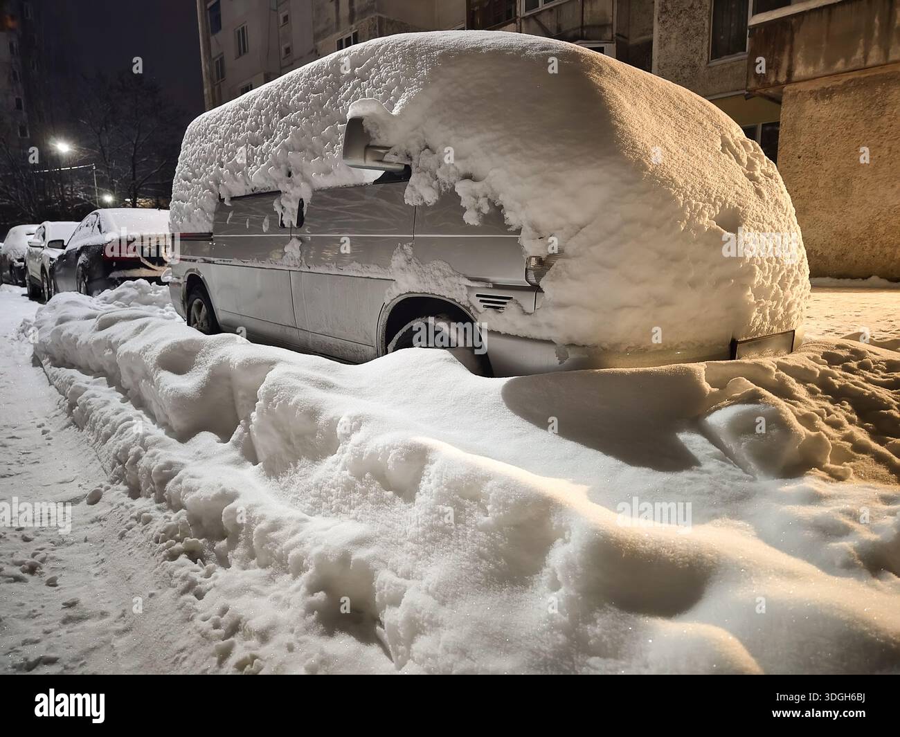 Extreme snowfall buried cars hi-res stock photography and images - Alamy