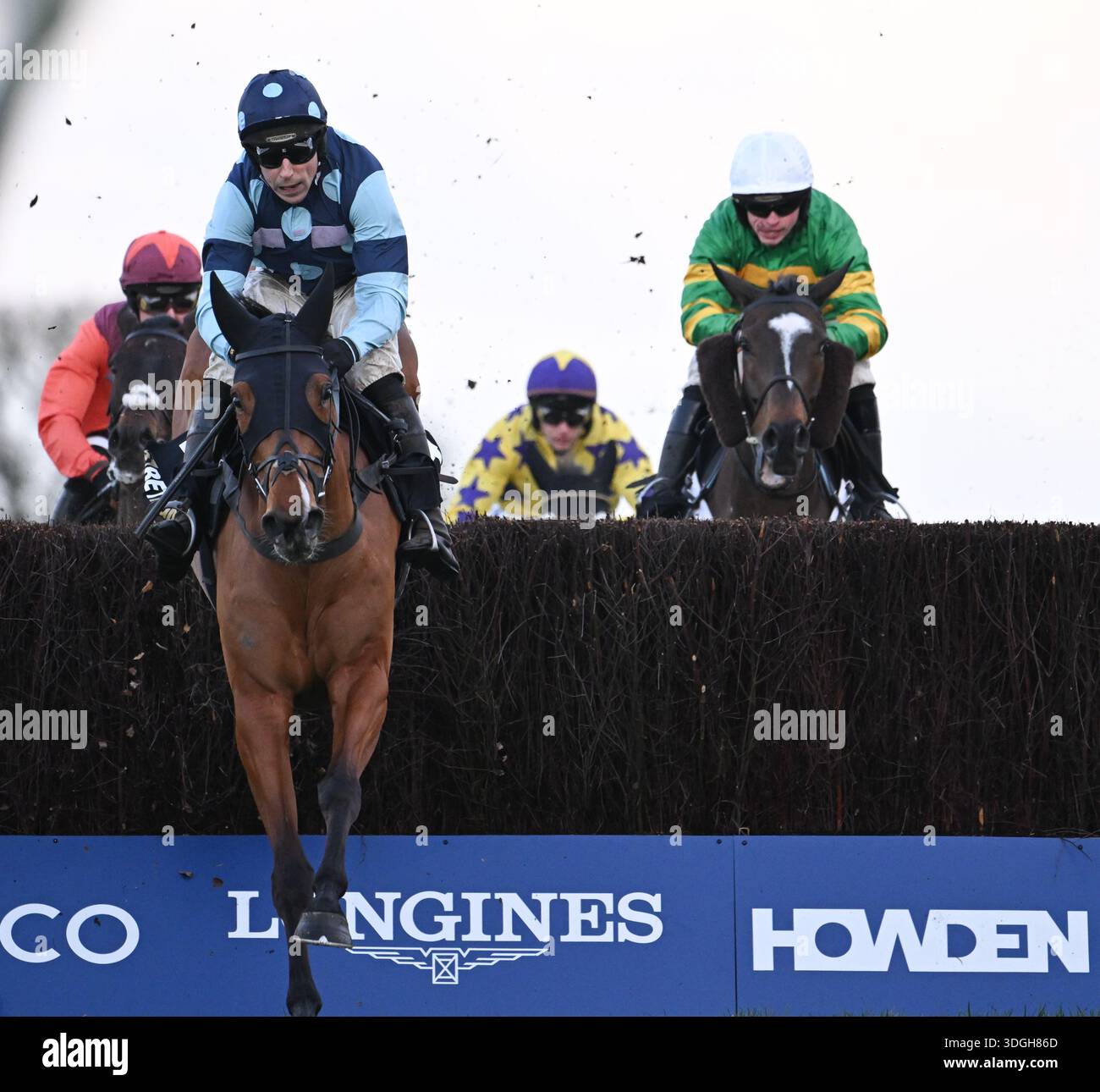 Ascot, UK. 17 January, 2026. Thistle Ask and Jonbon during The BetMGM ...