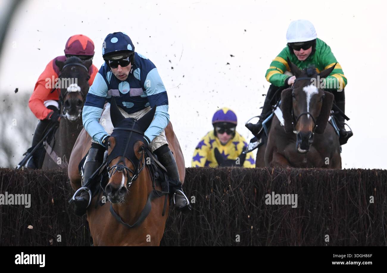Ascot, UK. 17 January, 2026. Thistle Ask and Jonbon during The BetMGM ...
