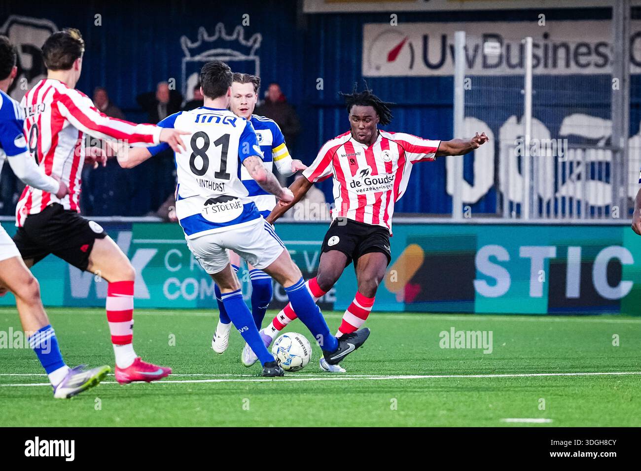 Spakenburg - Tim Linthorst of S.V. Spakenburg, Jelani Seedorf of Jong ...
