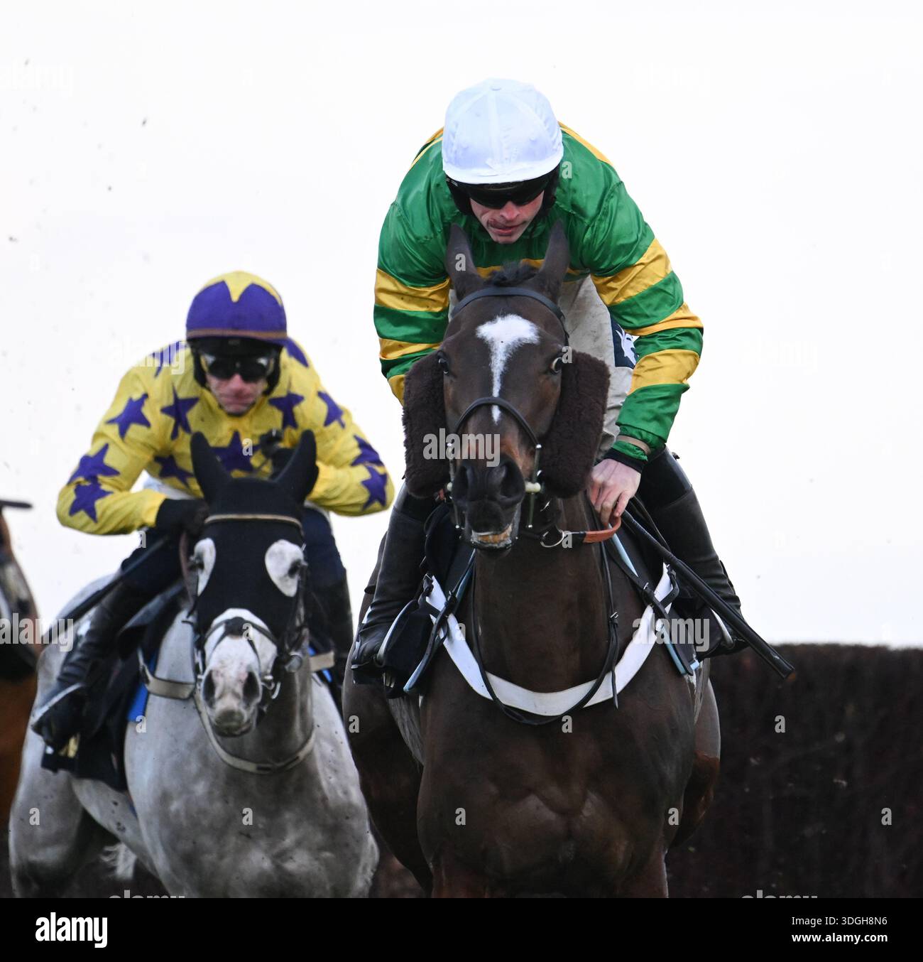 Ascot, UK. 17 January, 2026. Jonbon ridden by James Bowen with Il Etait ...