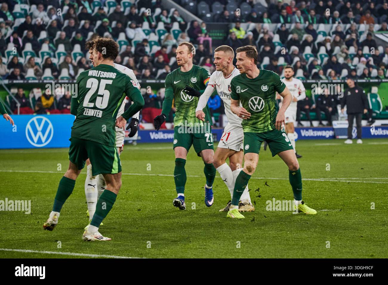 Wolfsburg, Deutschland. 17th Jan, 2026. Adrian Beck (1. FC Heidenheim ...