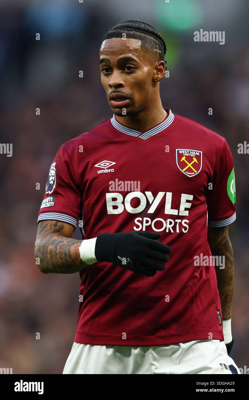 LONDON, UK - 17th Jan 2026: Crysencio Summerville of West Ham United ...
