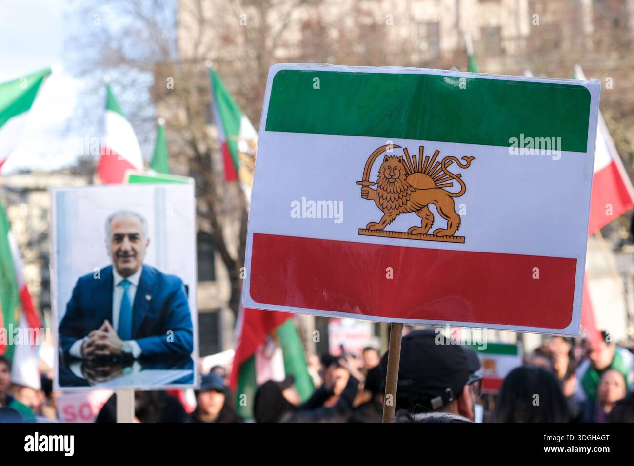 London, UK. 17th Jan 2026. Iranians in London protest against Islamic ...