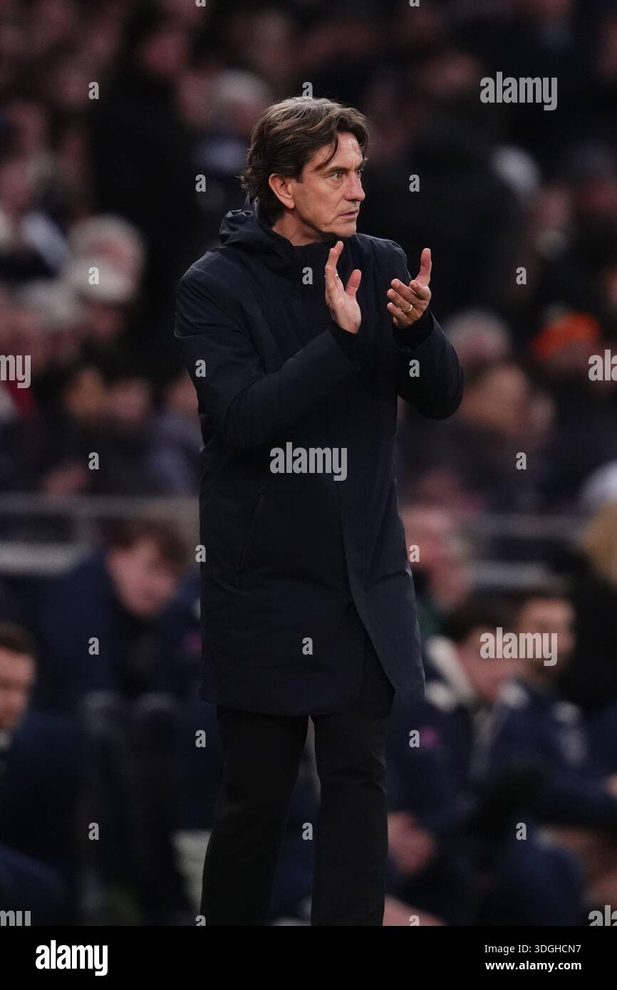 Tottenham Hotspur manager Thomas Frank on the touchline during the ...