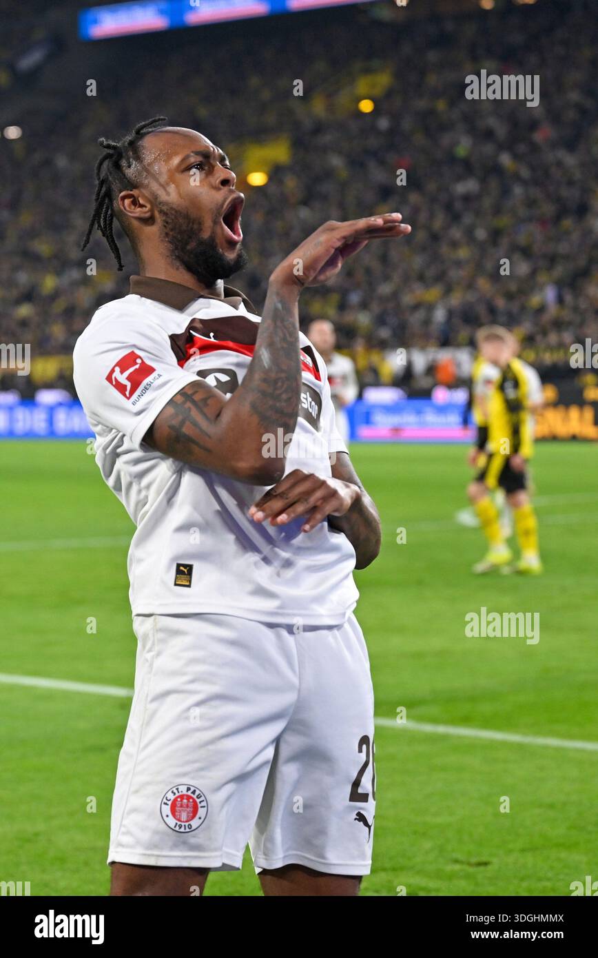 2:2 Goal, celebration, goal scorer Ricky-Jade Jones (St. Pauli ...