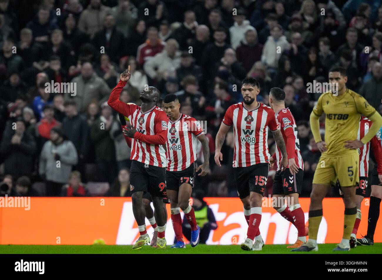 Brian Brobbey of Sunderland celebrates his goal to make it 2-1 during ...