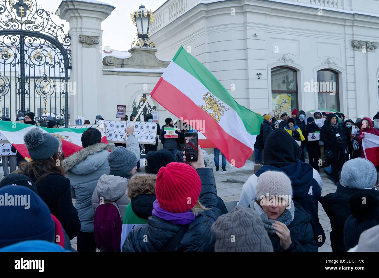 Iranian diaspora crowd hi-res stock photography and images - Alamy