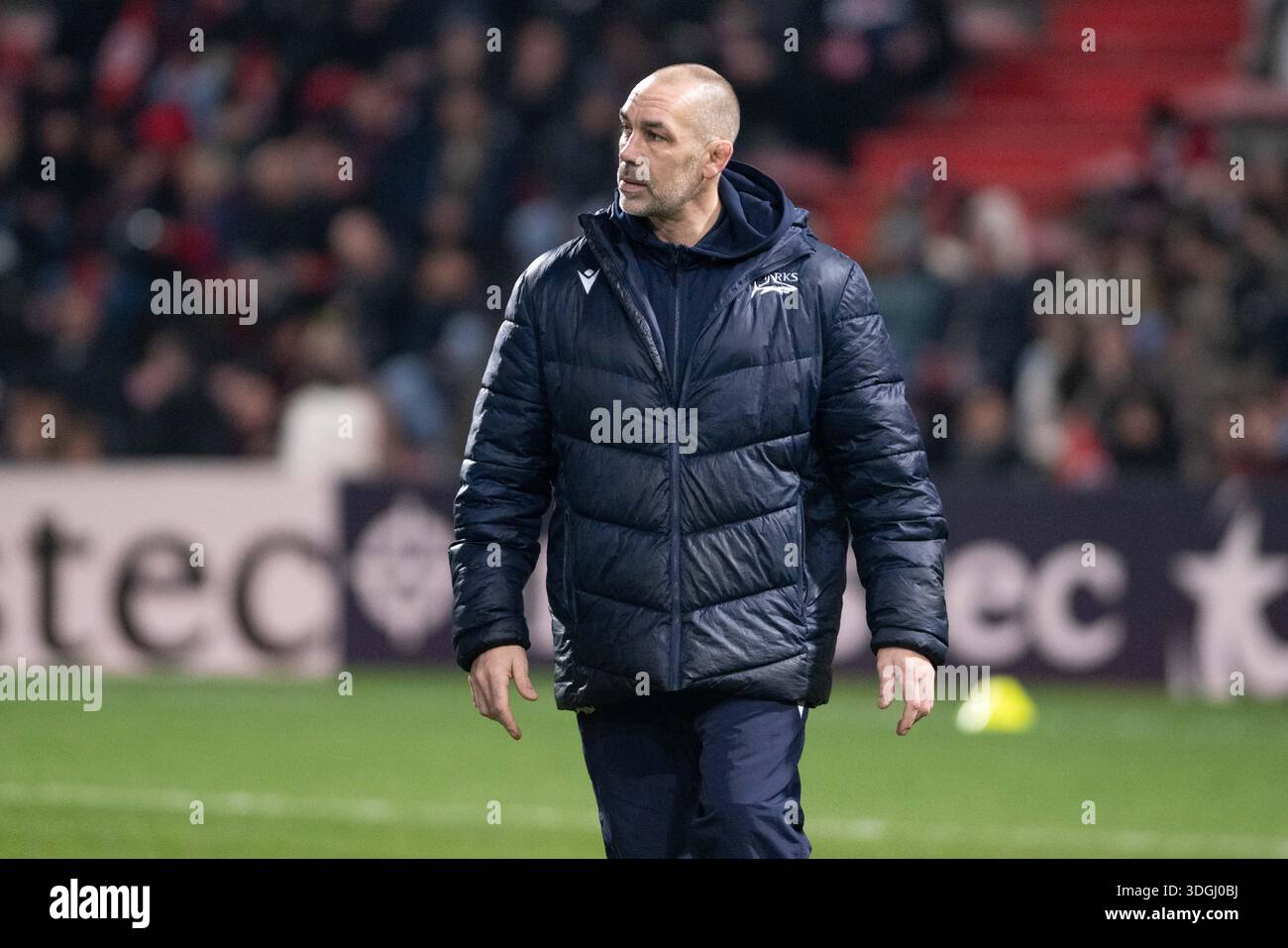 Head Coach Alex Sanderson and players of Sale during the EPCR Champions ...