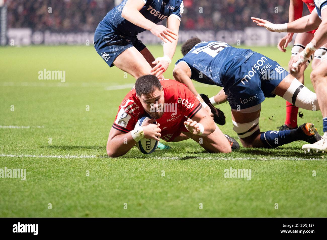 Emmanuel Meafou Scores his Try during the EPCR Champions Cup match ...