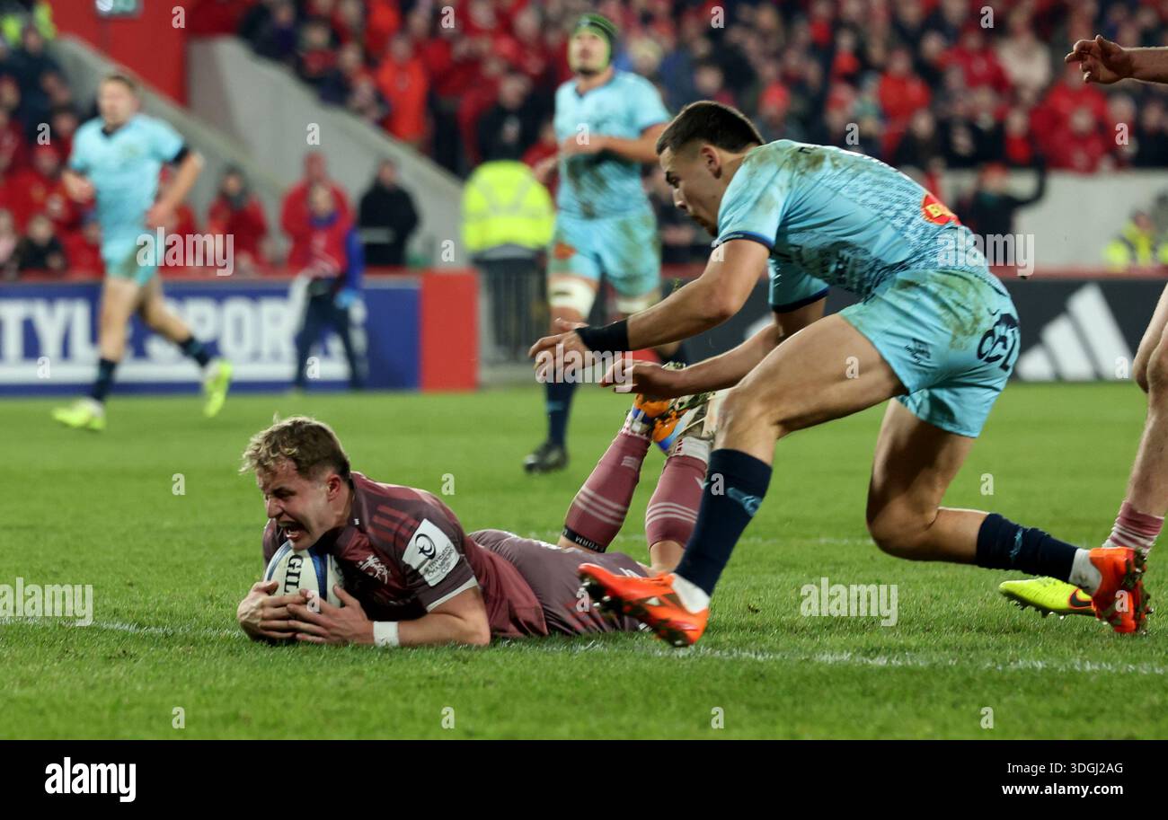 Munster Rugby's Craig Casey scores his sides first try during the ...