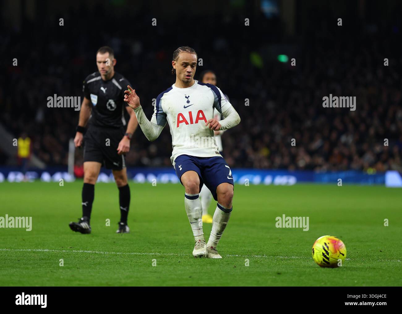 Tottenham Hotspur Stadium, London, UK. 17th Jan, 2026. Premier League ...