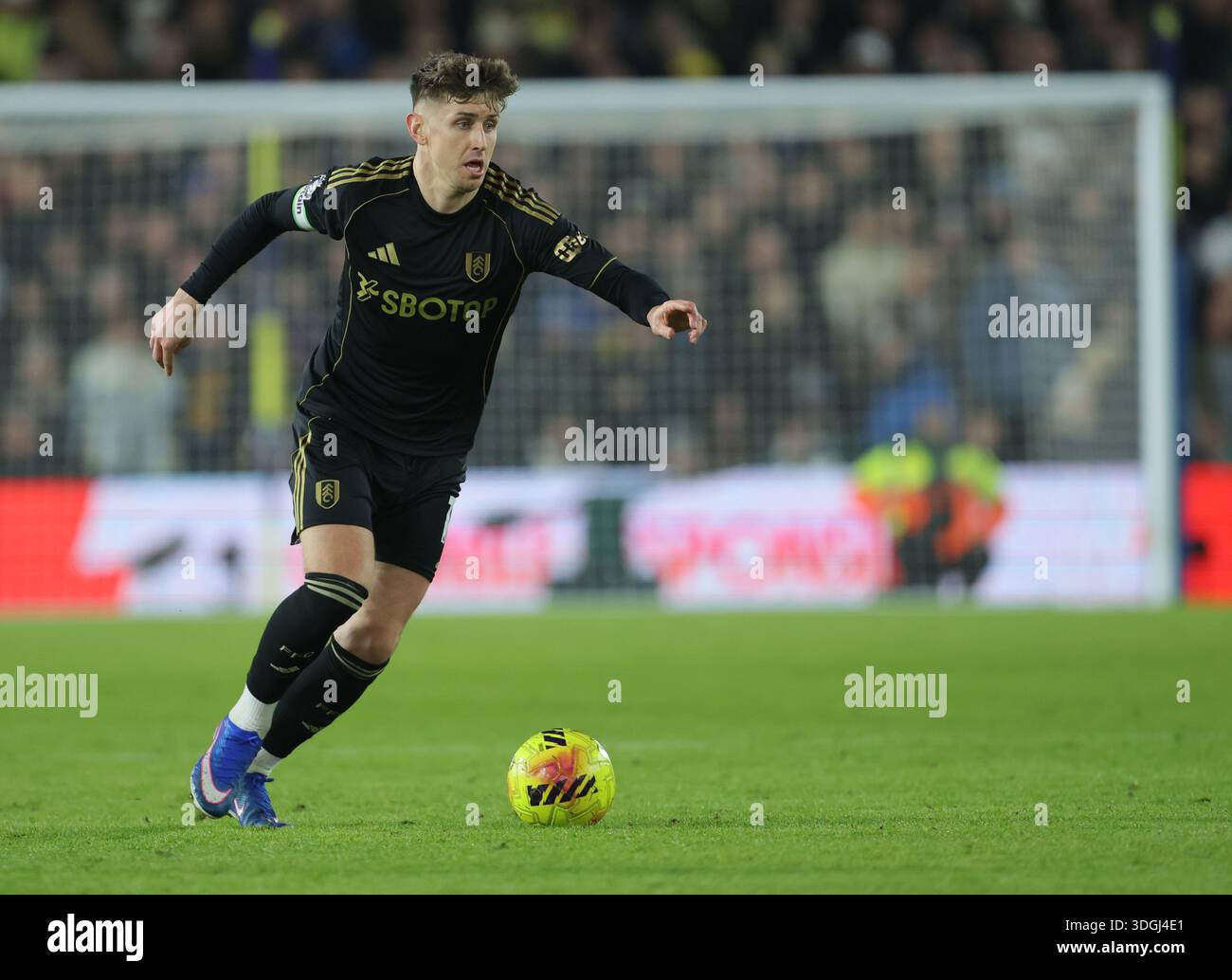 Fulham's Tom Cairney during the Premier League match at Elland Road ...
