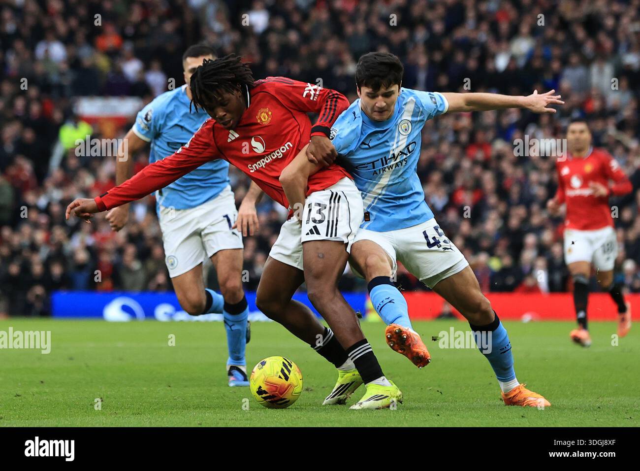 Old Trafford, Manchester, UK. 17th Jan, 2026. Premier League Football ...