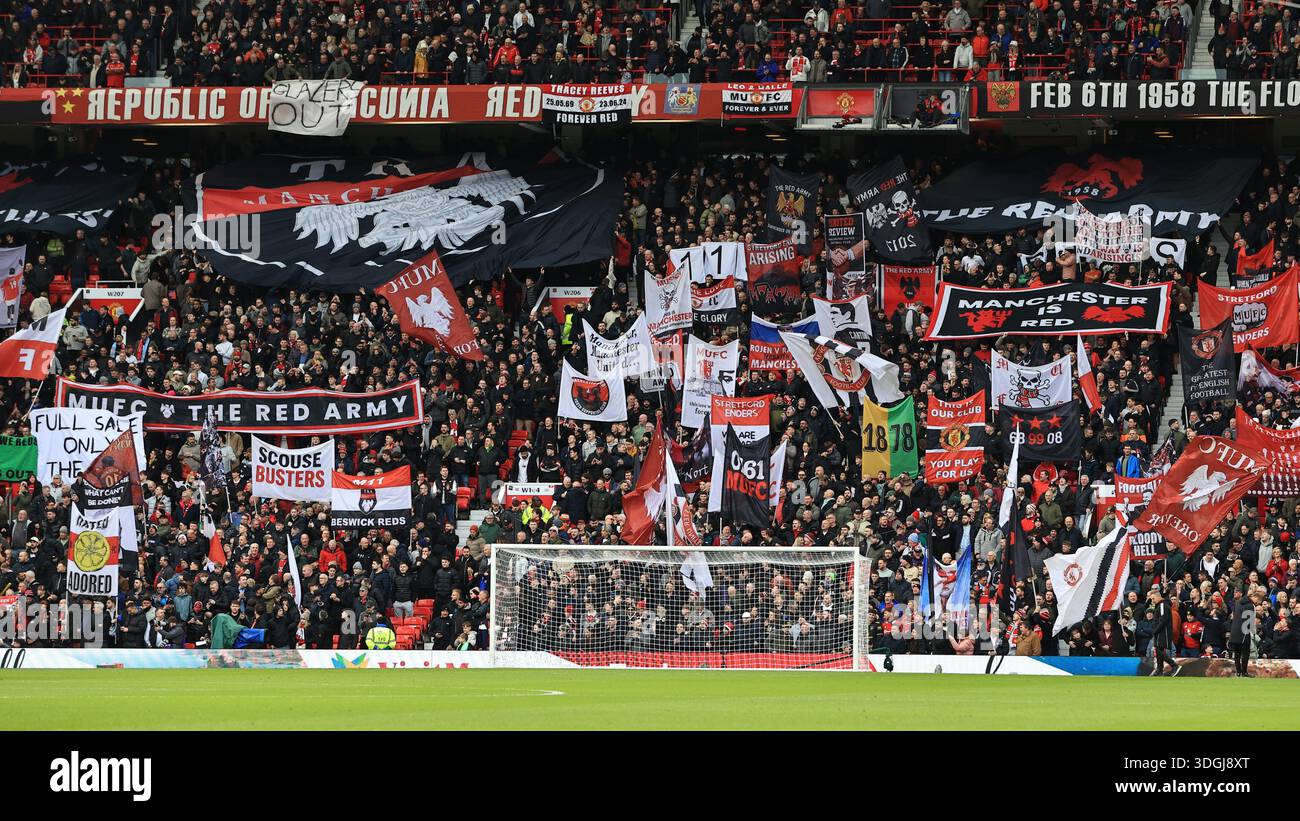 Old Trafford, Manchester, UK. 17th Jan, 2026. Premier League Football ...