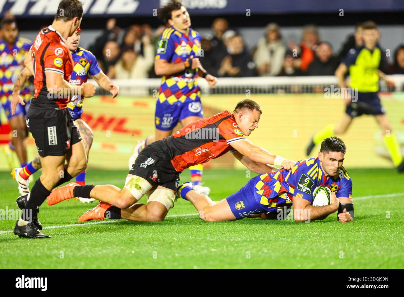 Joaquim OVIEDO of Perpignan scores the first try during the EPCR ...