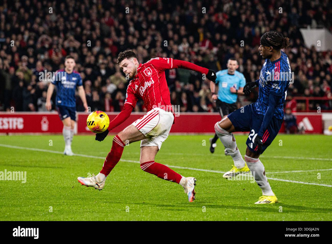 The City Ground, Nottingham, UK. 17th Jan, 2026. Premier League ...