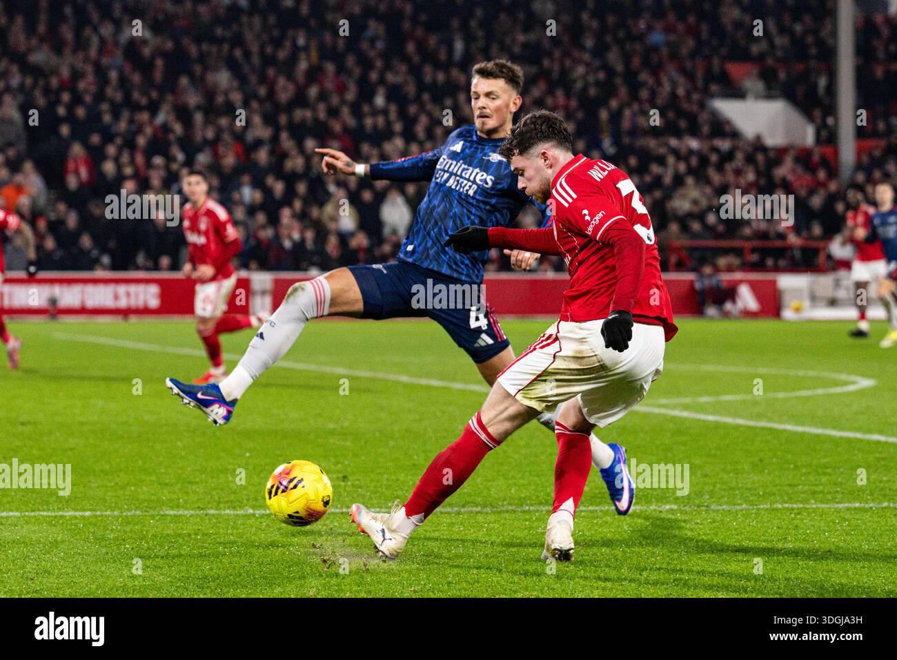 The City Ground, Nottingham, UK. 17th Jan, 2026. Premier League ...