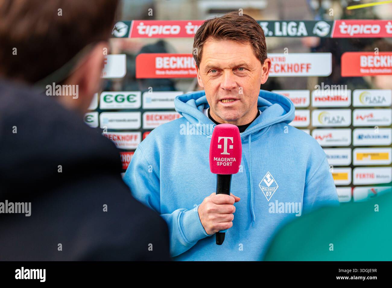 Luc Holtz (SV Waldhof Mannheim 07, Head Coach) in interview with ...