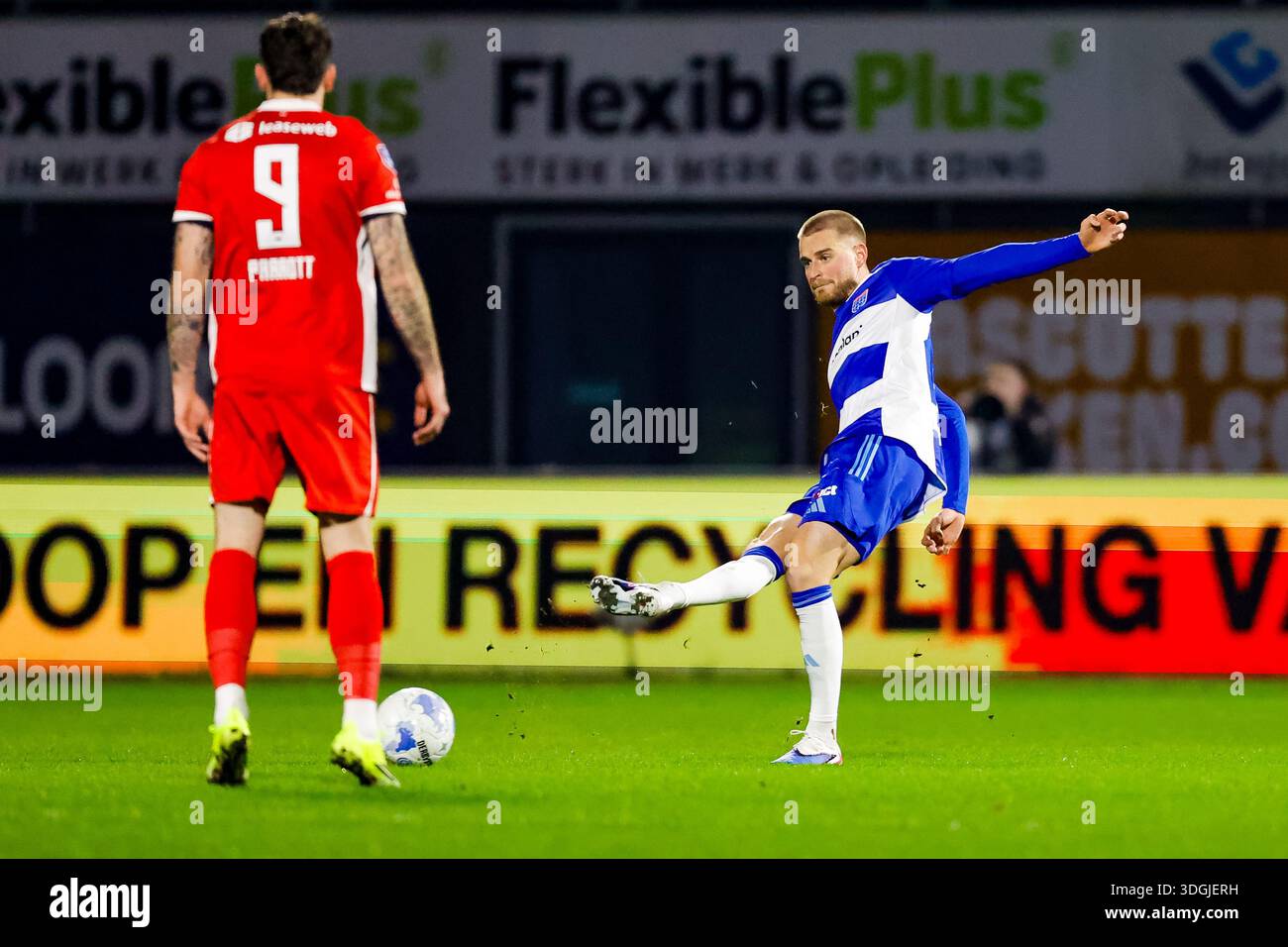 Zwolle - Simon Graves of PEC Zwolle during the nineteenth competition ...