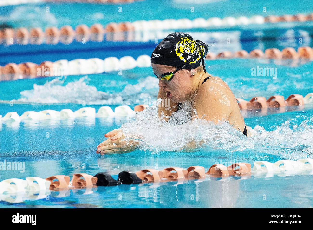 January 17, 2026: Grace Palmer competing in the womenÃ s 200 LC Meter ...